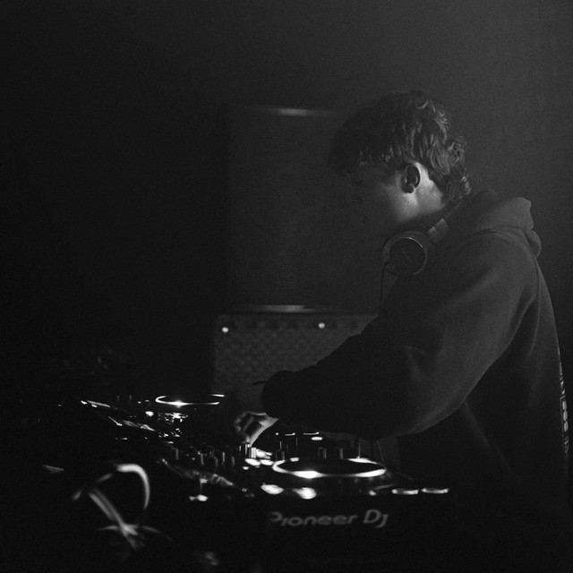 Archie Holmes Artist Profile | Stereofox Music Blog - discover new music